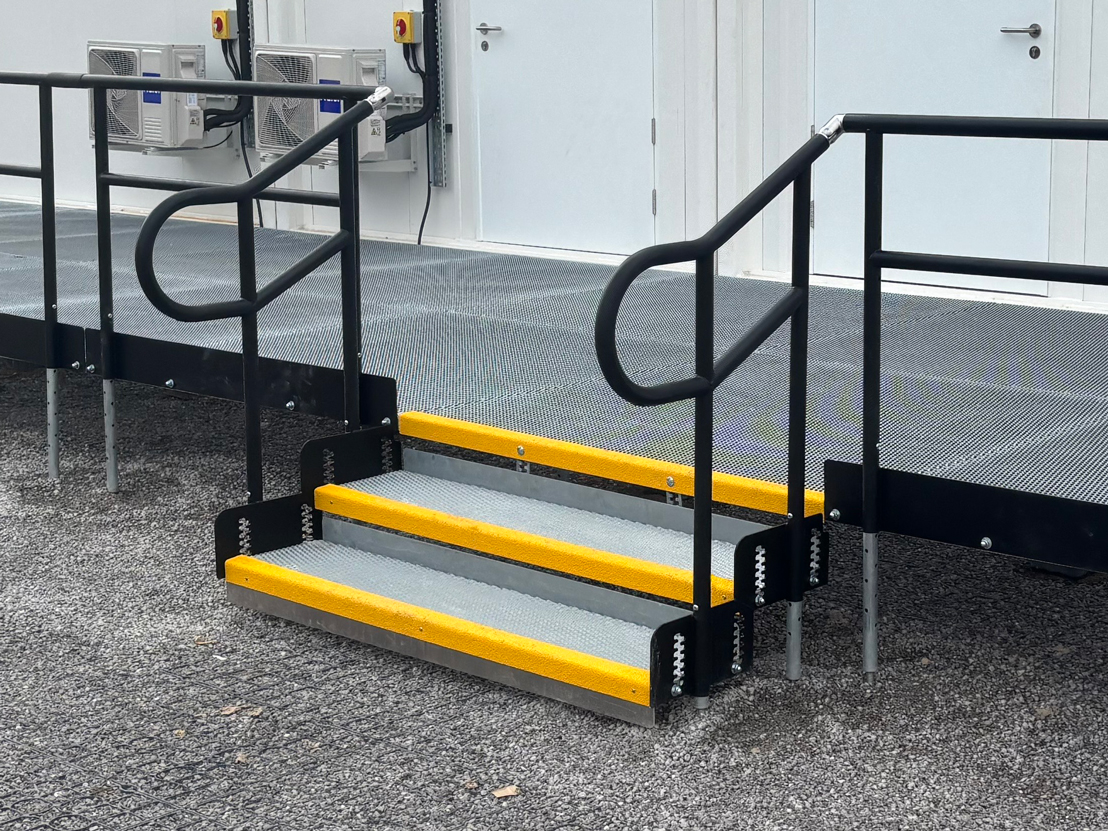 Step Units | Modular & Adjustable Step Units | Easiaccess